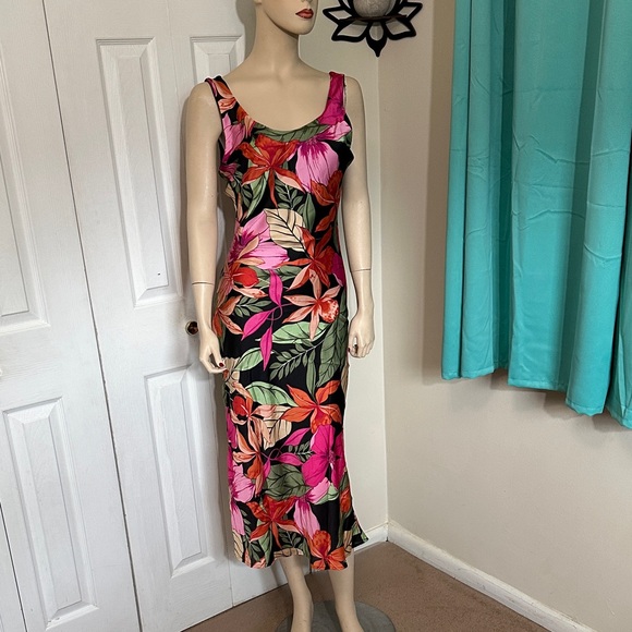 Gilli | Dresses | Gilli Black And Pink Floral Midi Dress | Poshmark